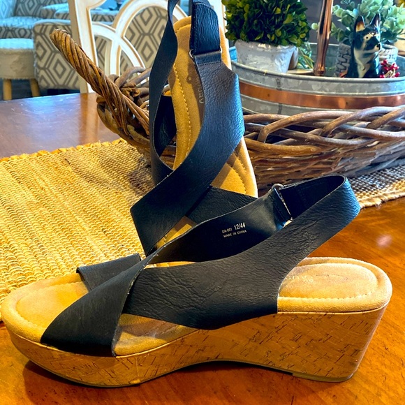 CL by Laundry | Shoes | Wedge Sandel | Poshmark